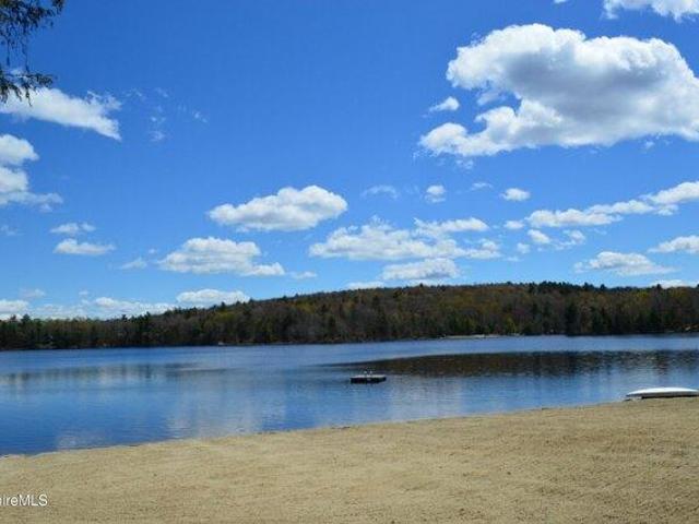 house with 5 bedroom, Becket MA ES103124512