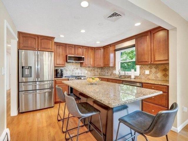 house with 5 bedroom, Bedford MA DS103222204
