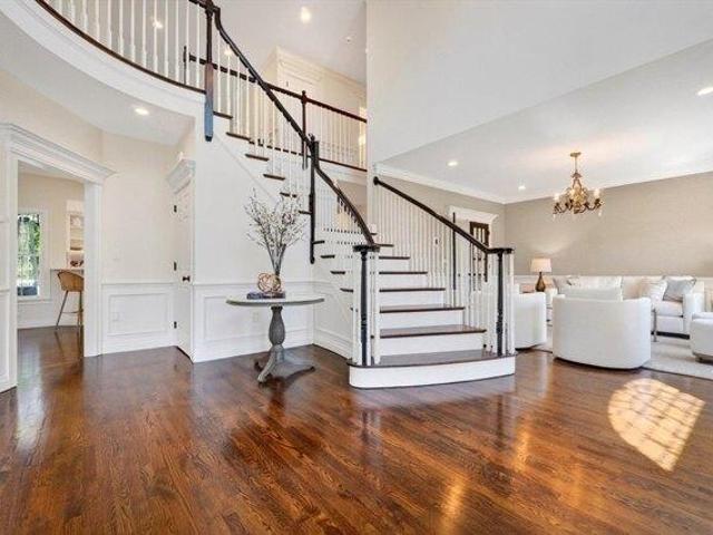 house with 5 bedroom, Bedford MA ES104848547