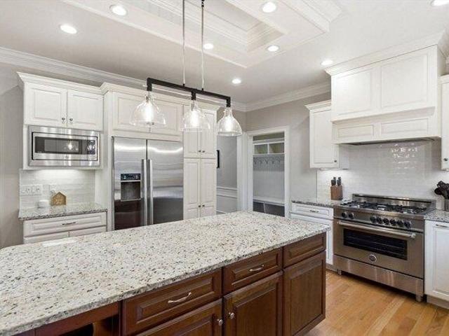 house with 5 bedroom, Bedford MA ES104994768