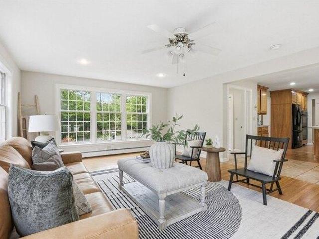 house with 5 bedroom, Bedford MA ES105140132