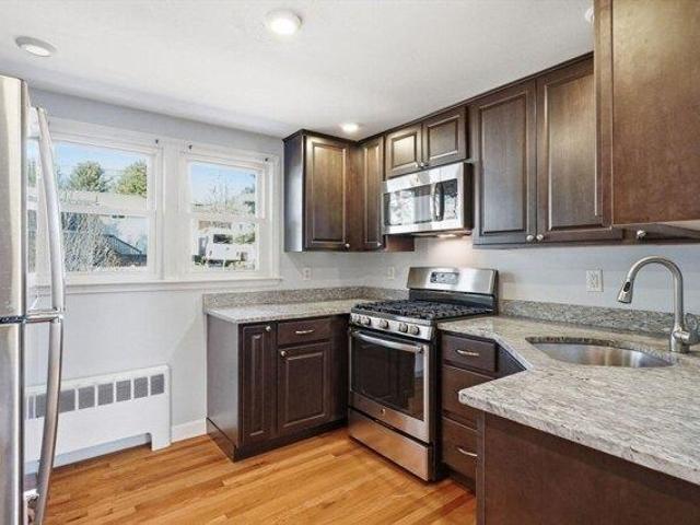 house with 5 bedroom, Bedford MA ES105191529