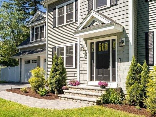 house with 5 bedroom, Bedford MA ES103224425