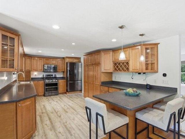 house with 5 bedroom, Bedford MA ES103221736