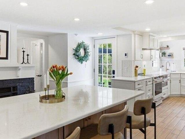 house with 5 bedroom, Bedford MA ES103435110