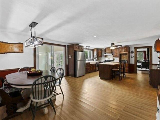 house with 5 bedroom, Belchertown MA ES105080347