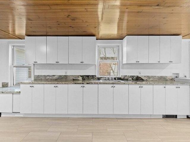 house with 5 bedroom, Bellingham MA ES103162411