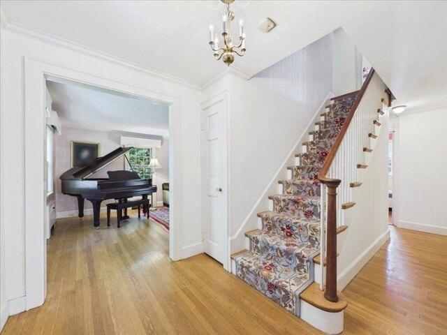 house with 5 bedroom, Belmont MA ES104946734