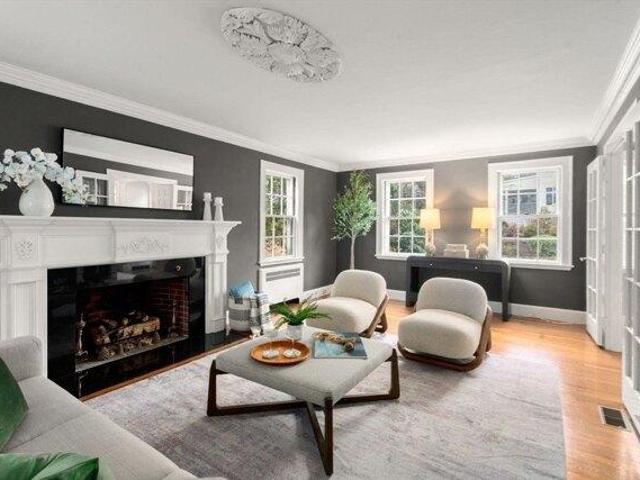 house with 5 bedroom, Belmont MA ES105059186