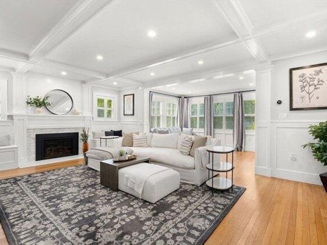 house with 5 bedroom, Belmont MA ES105093266