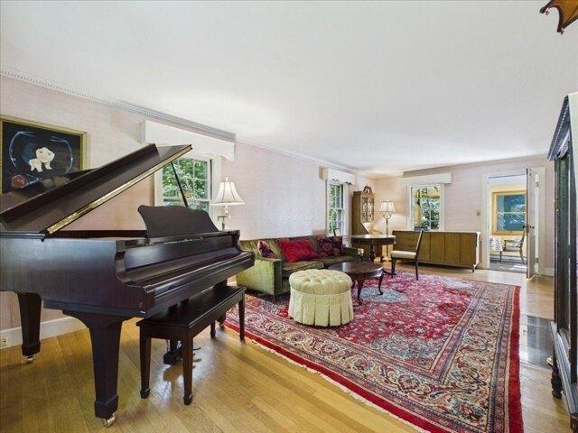 house with 5 bedroom, Belmont MA ES103250955