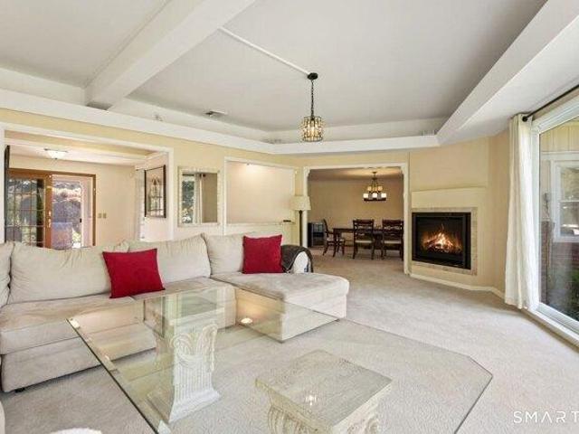 house with 5 bedroom, Bethel CT ES105157821
