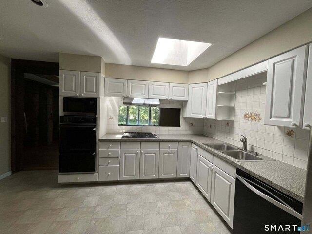 house with 5 bedroom, Bethel CT ES105192586