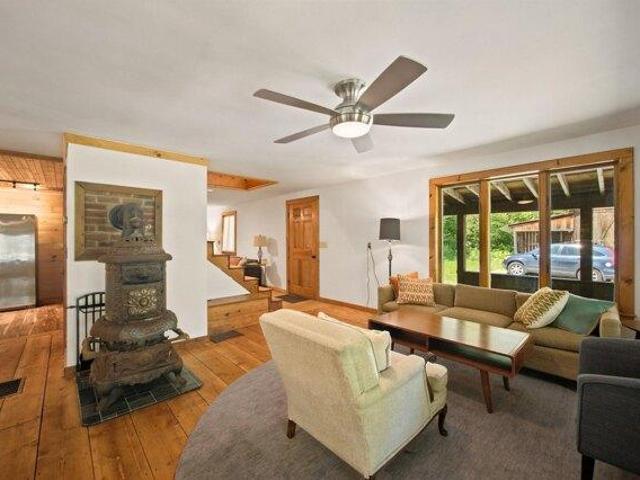 house with 5 bedroom, Bethel VT ES104237060