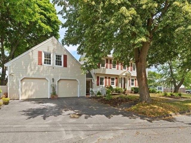 house with 5 bedroom, Beverly MA ES105092548