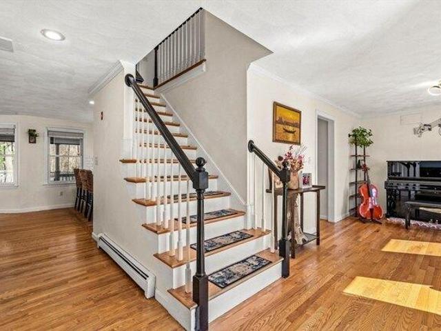house with 5 bedroom, Beverly MA ES103929035