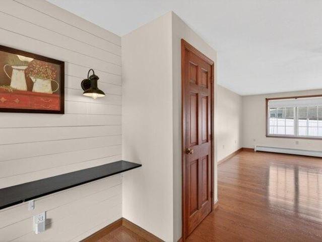 house with 5 bedroom, Biddeford ME DLS103073851