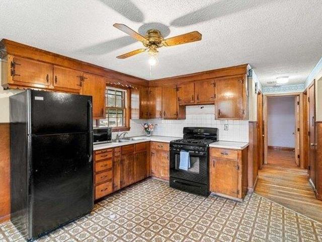 house with 5 bedroom, Billerica MA DS103495166