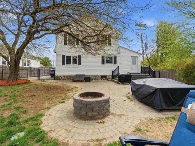 house with 5 bedroom, Billerica MA ES103434297