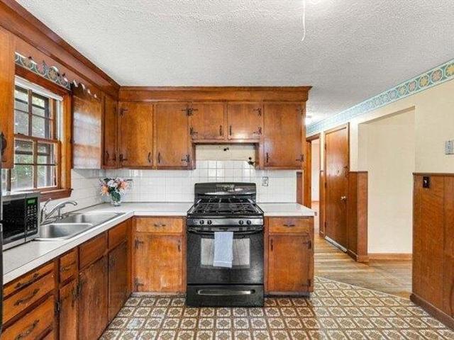 house with 5 bedroom, Billerica MA ES103495166