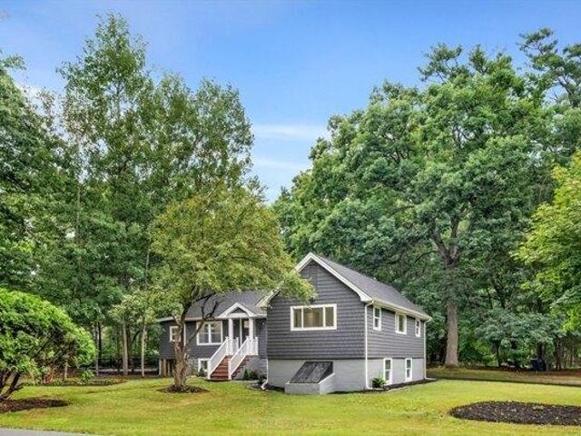 house with 5 bedroom, Billerica MA ES104833444