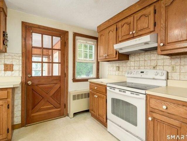 house with 5 bedroom, Bolton CT DLS102728242