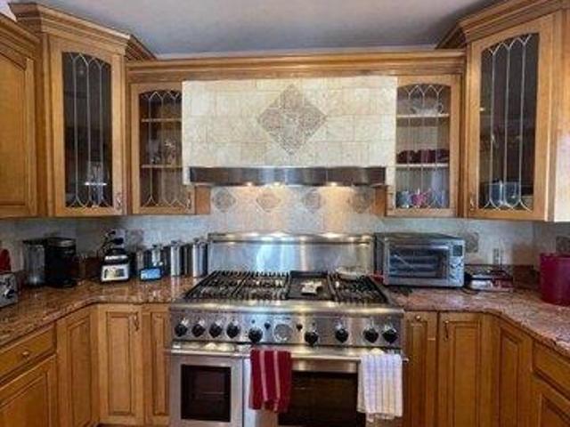 house with 5 bedroom, Boston MA DLS102961528