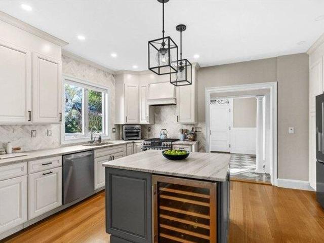 house with 5 bedroom, Boston MA DS102823118