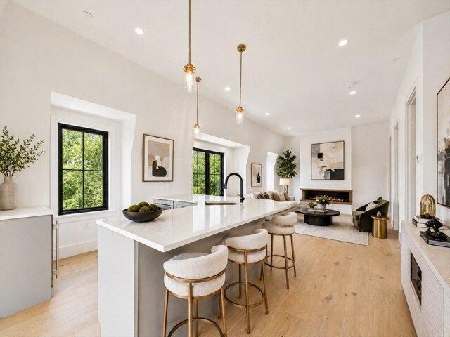 house with 5 bedroom, Boston MA DS103849477