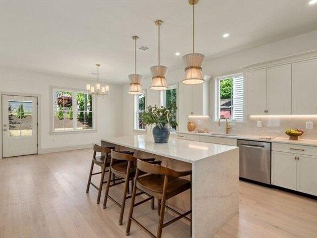 house with 5 bedroom, Boston MA DS104148245