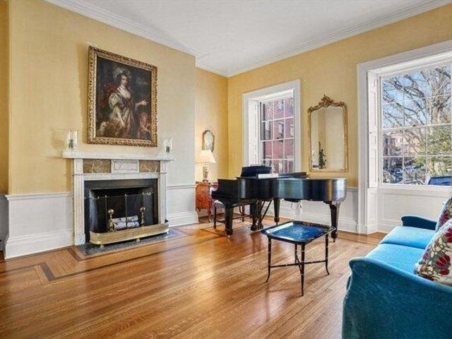 house with 5 bedroom, Boston MA ES102959187