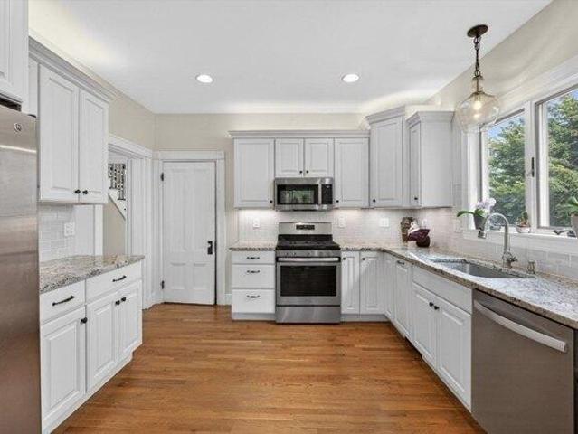 house with 5 bedroom, Boston MA ES103434246