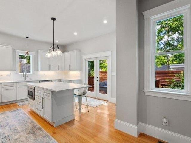 house with 5 bedroom, Boston MA ES103807911