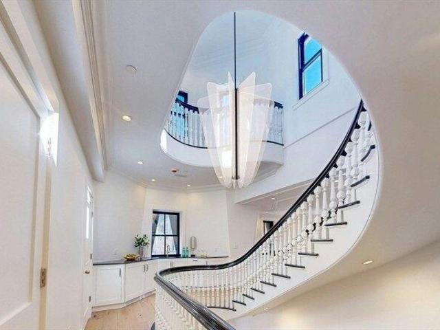 house with 5 bedroom, Boston MA ES103100016