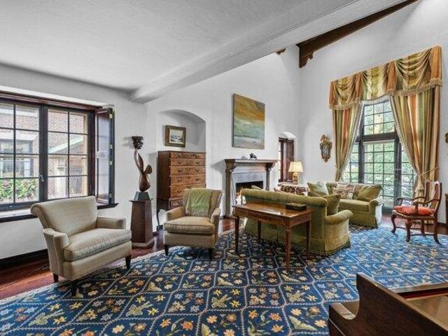 house with 5 bedroom, Boston MA ES103186639