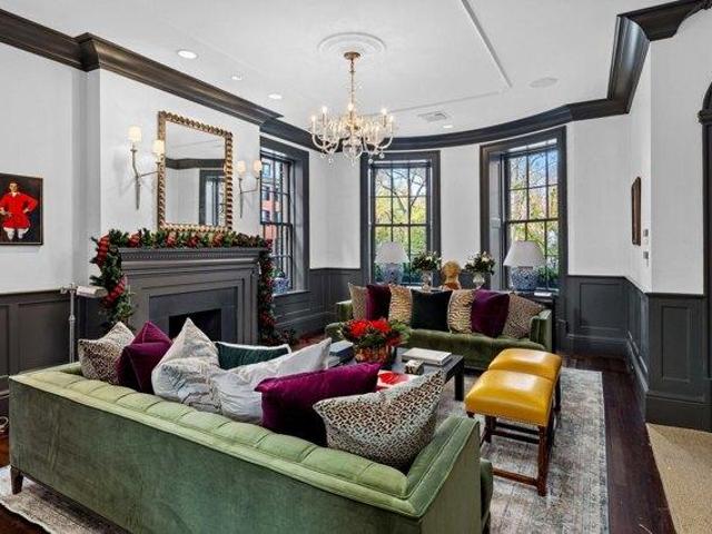 house with 5 bedroom, Boston MA ES103221928