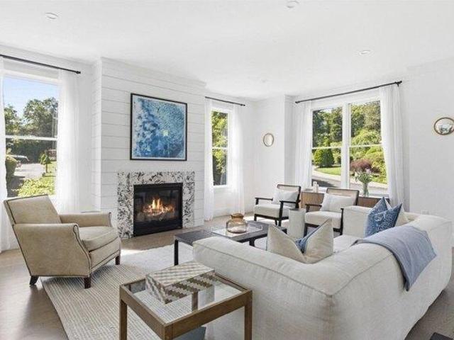 house with 5 bedroom, Boston MA ES104445411