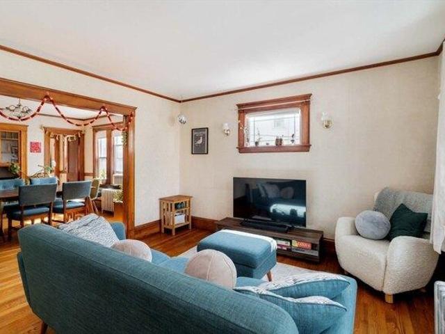 house with 5 bedroom, Boston MA ES104512470