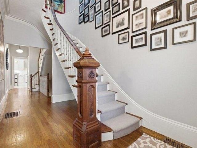 house with 5 bedroom, Boston MA ES104538981