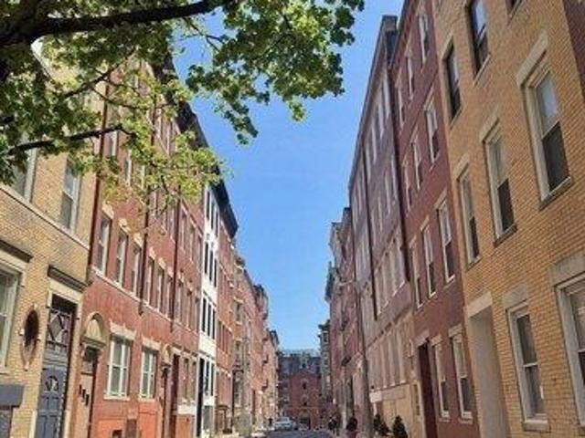 house with 5 bedroom, Boston MA ES104757401