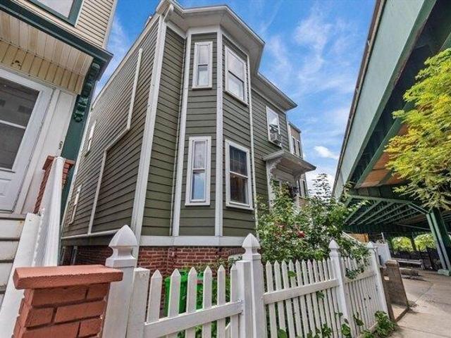 house with 5 bedroom, Boston MA ES104835211