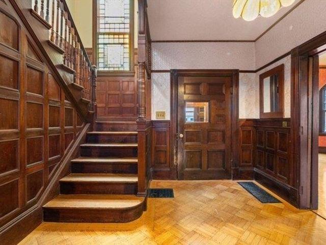 house with 5 bedroom, Boston MA ES104899615