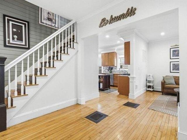 house with 5 bedroom, Boston MA ES104187937