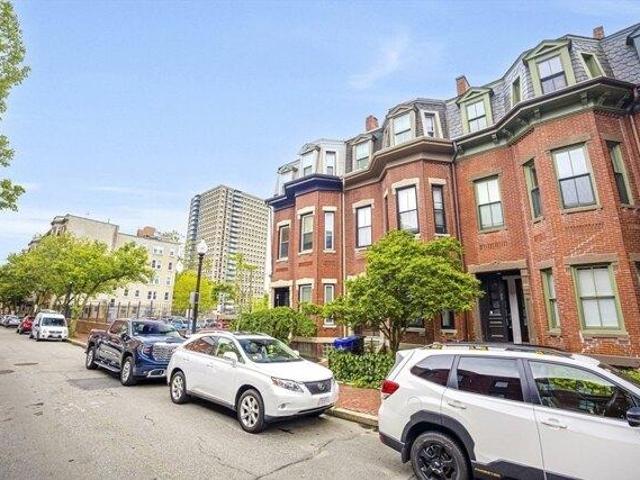 house with 5 bedroom, Boston MA ES105041061
