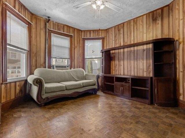 house with 5 bedroom, Boston MA ES105061077