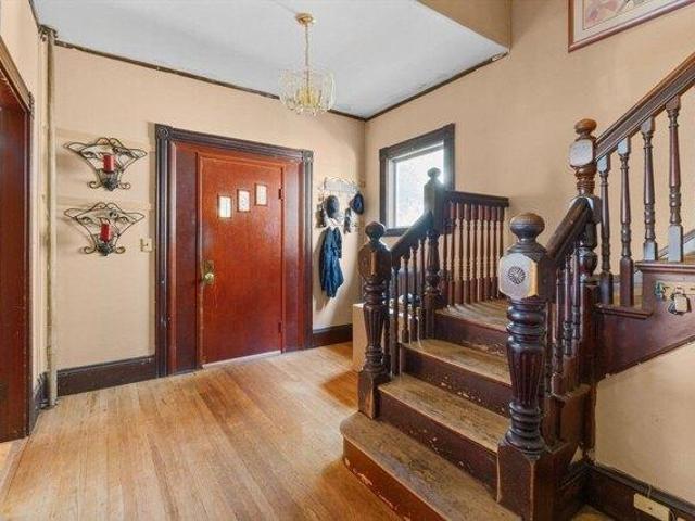 house with 5 bedroom, Boston MA ES105082756
