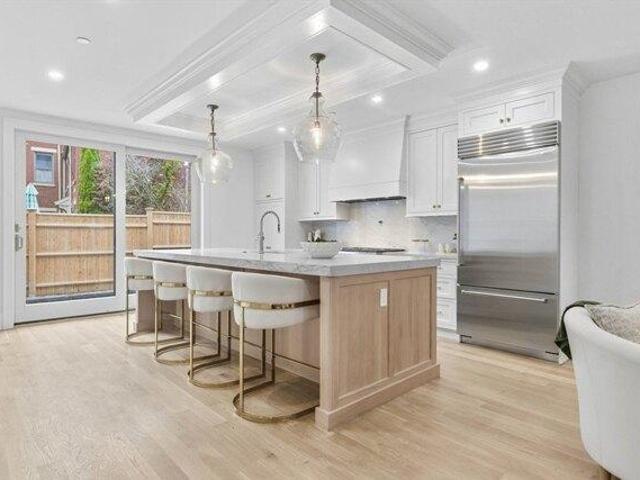 house with 5 bedroom, Boston MA ES105143949