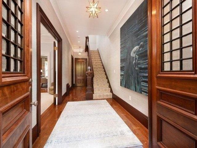 house with 5 bedroom, Boston MA ES105156426