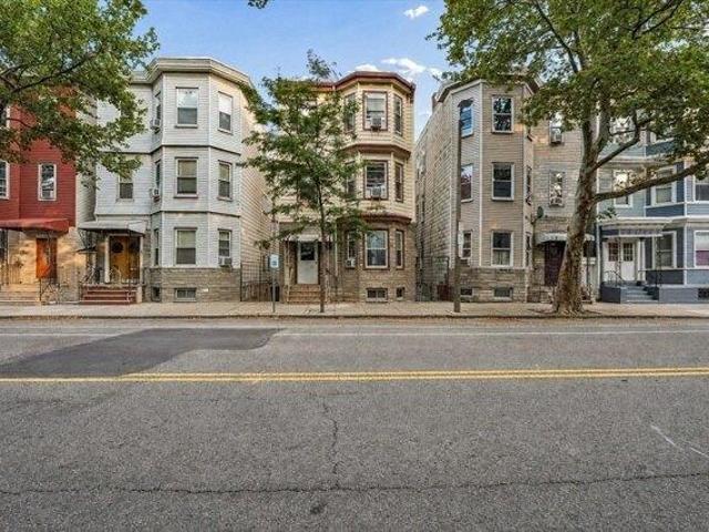 house with 5 bedroom, Boston MA ES105350702