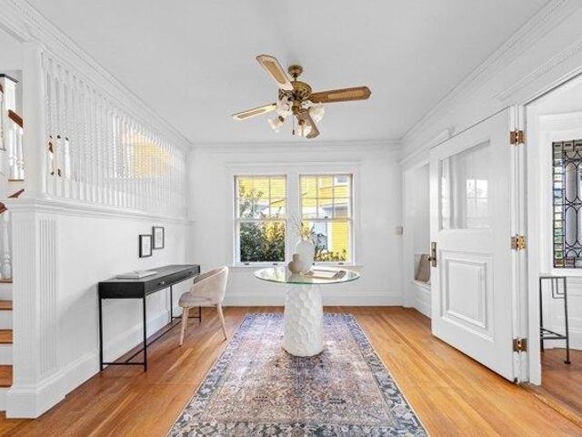 house with 5 bedroom, Boston MA ES105383115